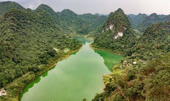"Lang thang Cao Bằng" Chiêm ngưỡng vẻ đẹp Hồ Thang Hen